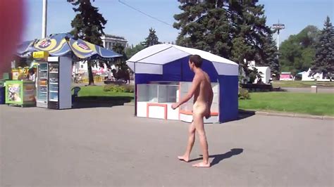 Naked Tour ThisVid