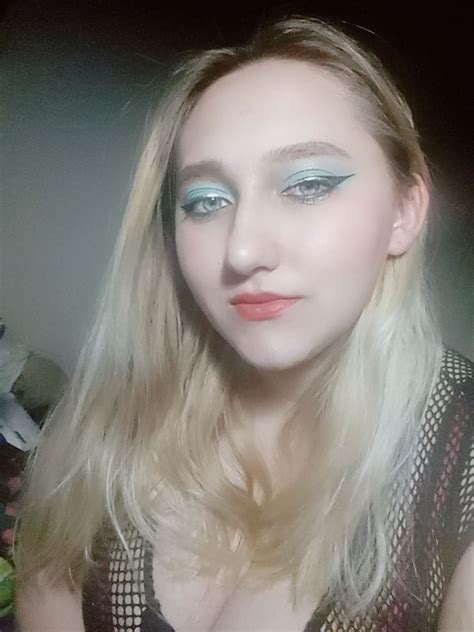 Vika Live Cams Skype Teams Discord Telegram