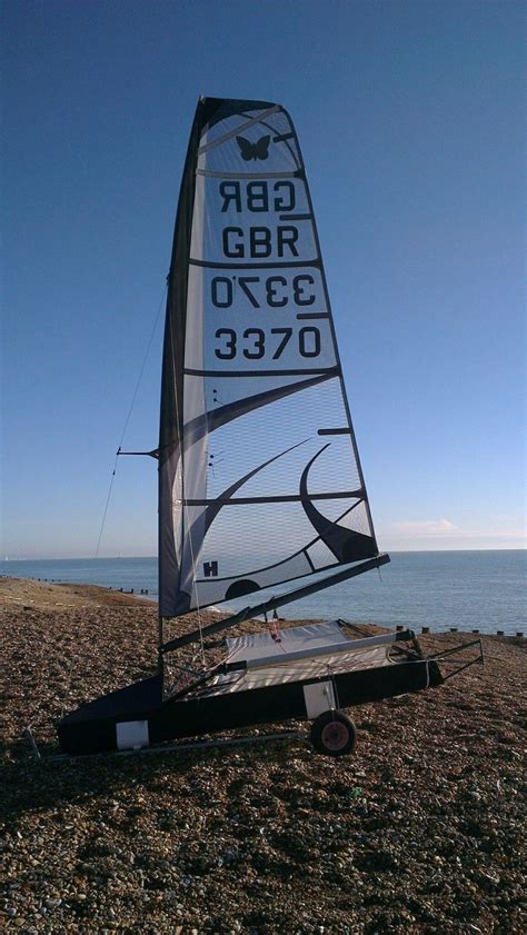 Foiling Moth 3370 Moth Sailing Small Sailboats Sailing