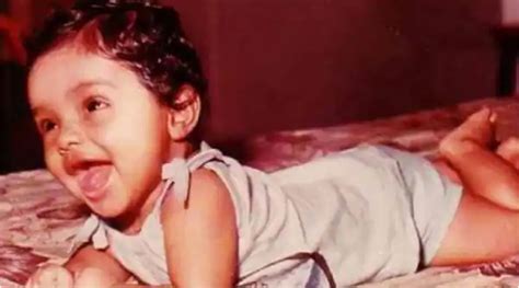 ஜாடிக்கேத்த மூடியாக விஜய்க்கு பொருந்திய நடிகை இவர் ஆனா த்ரிஷா இல்லை கண்டுபிடிங்க பார்க்கலாம்