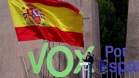 ესპანეთის არჩევნები მმართველი პარტია ლიდერობს ულტრამემარჯვენე „ვოქსი“ პარლამენტში შედის