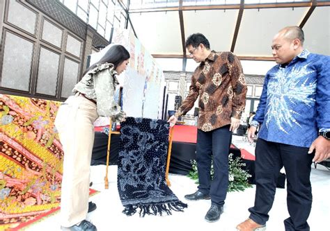 LPS Atensi Batik Fractal Di Sukabumi Obsesinya Jadi Produk Yang