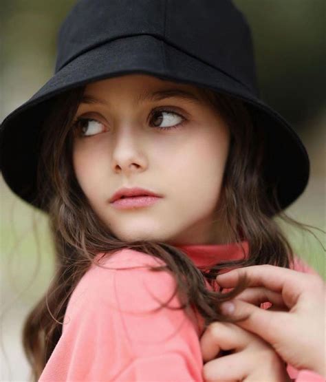 اخ اخ جمالك🍇 Allusion