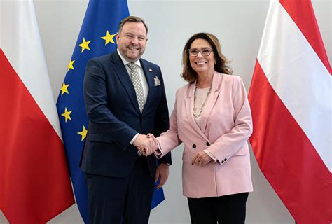 Politischer Austausch Bundesratspräsident Franz Ebner Zu Besuch In