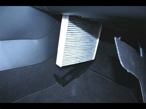 Skoda Rapid Как заменить воздушный фильтр салона - YouTube