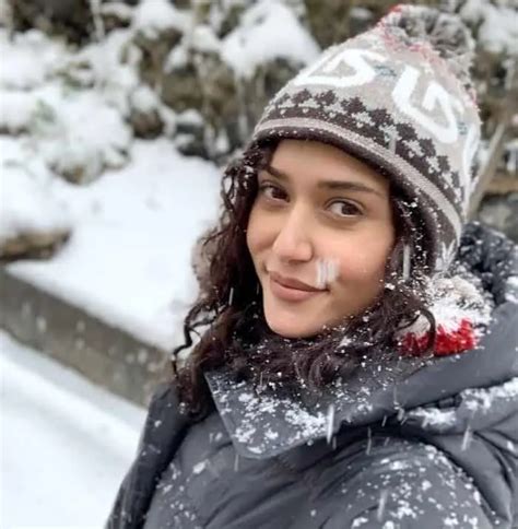 بیوگرافی و زندگینامه کامل پریناز ایزدیار