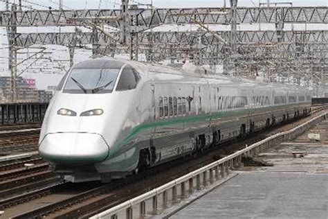 山形新幹線のe3系「シルバーカラー」6年半ぶり復活 知事の要望で変更、消滅 鉄道ニュース【鉄道プレスネット】