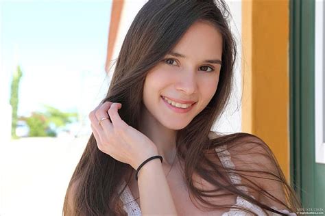 Leona Pages Instagram Twitter And Facebook On Idcrawl