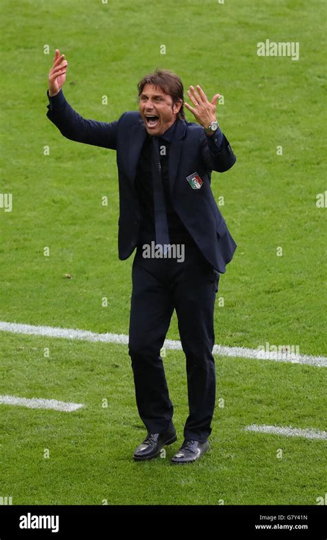 Coach Antonio Conte Of Italy Reacts During The Uefa Euro 2016 Round Of
