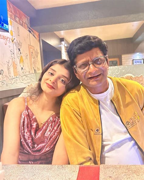 Maharashtrachi Hasyajatra Fame Actor Prabhakar More Daughter Photos