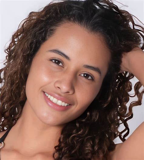 Mia Nix Actress Wikipedia Age Videos Biography Family Boyfriend