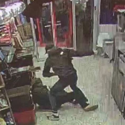 Man Gick Till Attack I Matbutik I Helsingborg Misshandlade Sex Personer Svt Nyheter