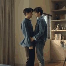 Gay Men Kissing S Tenor