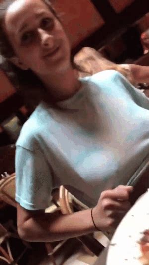 Lekkere Tieten Onder Haar Shirt Xxxwebwatcher