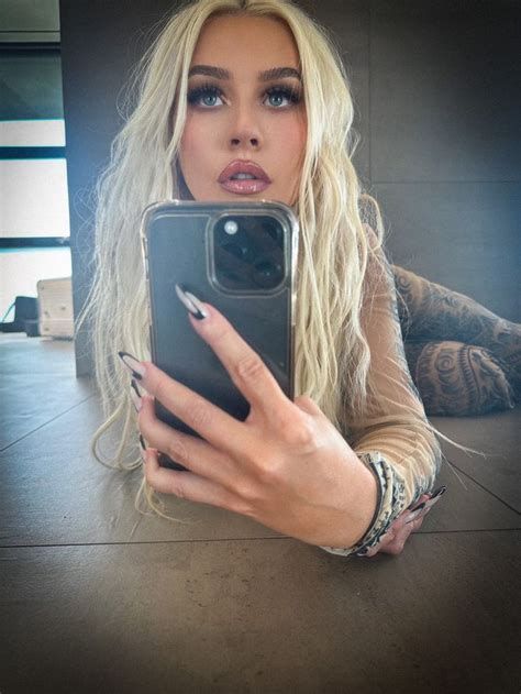 Christina Aguilera On X Christina Aguilera Atores Americanos Cantores