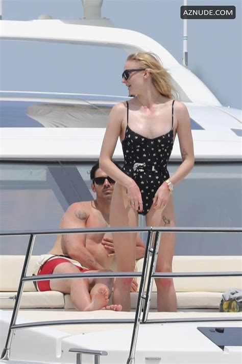 Sophie Turner And Joe Jonas Sexy Currently On Vacation In Mexico AZNude