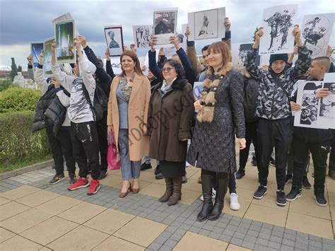 ВИДЕО 100 младежи в шествие „Изкуството е в ръцете ни“