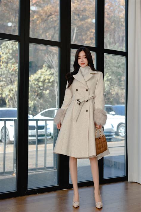 Roer 폭시 퍼트리밍 코트 벨트세트 프로페셔널 스타일 여성 코트 아름다운 여성