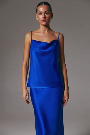 Праздничная капсула платья и костюмы для торжества Vovk