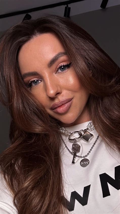 КАТЯ БОЙЦОВА ВСЕ ПРО КОНТЕНТ И Reels Встречаем осень в стиле любимых сериалов🥰🍂 А какие