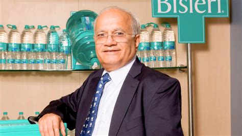 Success Story Of Bisleri Water Company Owner Ramesh Chauhan 4 लाखांपासून सुरुवात ते 7 हजार
