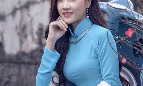 Nữ sinh Miền Tây dịu dàng thướt tha với tà áo dài