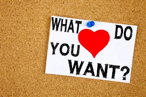 개념적 손을 쓰기 텍스트 캡션 영감 무엇을 보여주는 요구를 기회 개발 질문 사랑 스티커 메모 알림 코르크 배경에 대 한 비즈니스