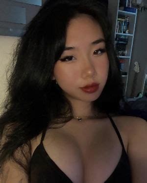 PornPic XXX Red Lips