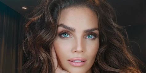 Foto Kim Feenstra Laat Zien Dat Ze Klaar Is Voor De Zomer Met Deze Gewaagde Bikinifoto