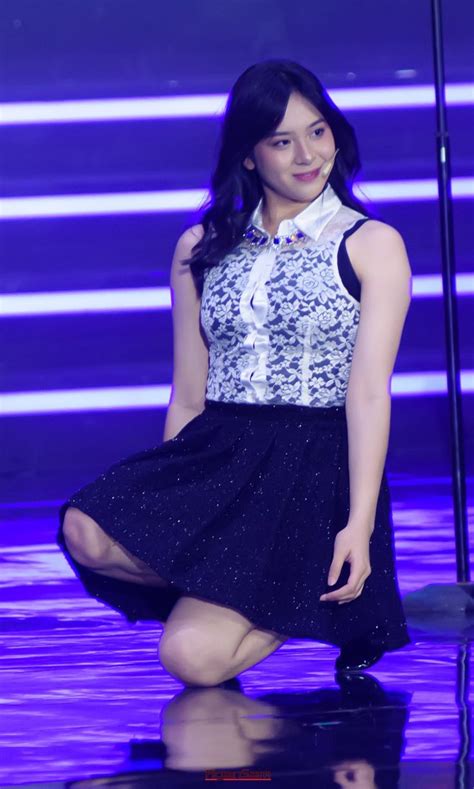 Zee Jkt Wanita Referensi Pose Wanita Pakaian Seksi