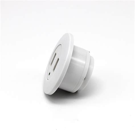 Usb 포트 개가있는 흰색 원형 소켓 Bossgoo com의 고품질 Usb 포트 개가있는 흰색 원형 소켓