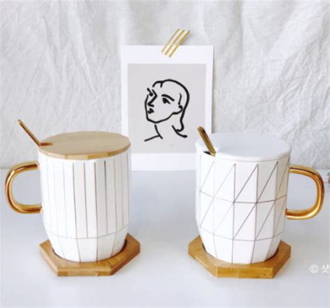 택배의여왕 샷츠커피 골드화이트 뚜껑있는 머그컵 세트 1차