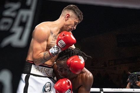 Sergio Chirino Jr On Twitter Con La Mano Rota Desde El Round 7