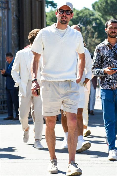 白ショートパンツのコーデ術をオシャレの達人に学ぶ！メンズの着こなし事例7選 メンズファッションメディア Otokomae 男前研究所