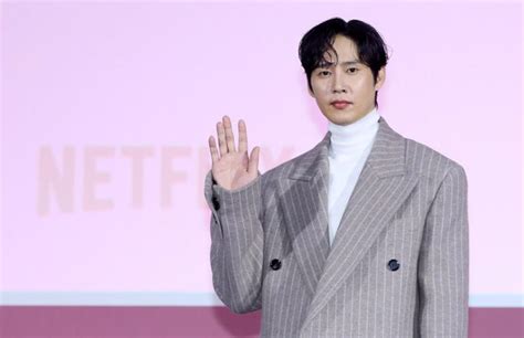 오겜 야동 사진 논란 눈물의 해명에도박성훈 결국 드라마 하차