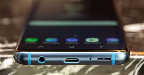 Yes The Samsung Galaxy S Has A Headphone Jack The Verge