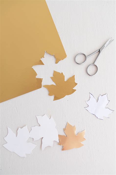 Diy Herbstliche Lichterkette Mit Goldenen Papierblättern