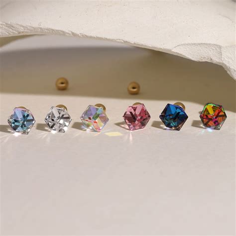 블루탱 전체14k 스와로브스키스톤 멀티플 큐브 골드 피어싱 귀걸이 위시버킷