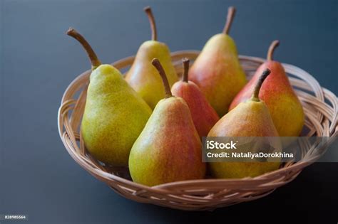 배입니다 배 수확 과일 배경입니다 오래 된 약탈에 신선한 유기농 배입니다 배가을 추수 소박한 배경의 육즙 맛 배입니다 텍스트에 대 한 여유 공간입니다 가 자연 개념입니다