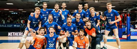 Teamnl Lange Mannen Aan Vooravond Van Rotterdams Volleybalfeest