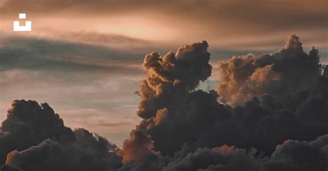 Foto Awan Dan Awan Saat Matahari Terbenam Gambar Awan Gratis Di Unsplash