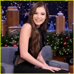 Hailee Steinfeld Had The Best Time Shooting The Edge Of Seventeen Hailee Steinfeld Woody