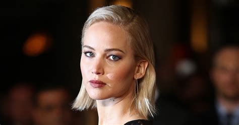 헝거게임 제니퍼 로렌스 옆트임 드레스로 런던 홀렸다[md할리우드]