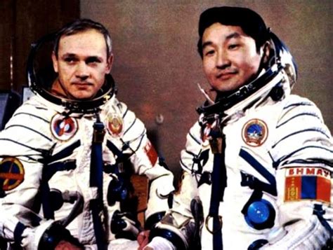 Paparazzi Mn Өнөөдөр монгол хүн анх сансарт ниссэний 44 жилийн ойн өдөр тохиож байна Монгол