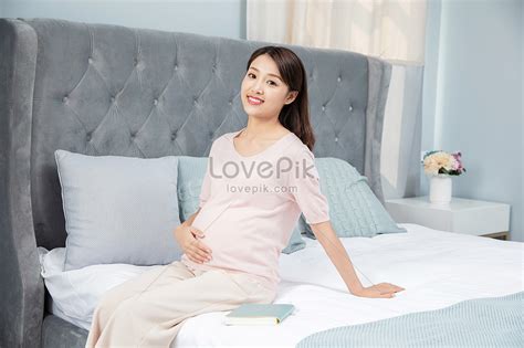 임신 한 여자 레저 휴식 사진 무료 다운로드 Lovepik