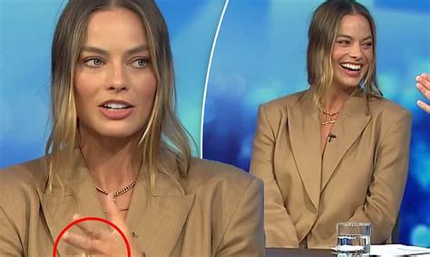 Margot Robbies Ring Riddle Star Ditches Her Wedding Band During Her