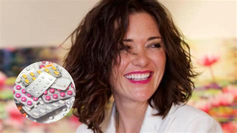 Descubri Que Su Padrastro Ten A Fotos Ntimas De Ella Y Ahora La