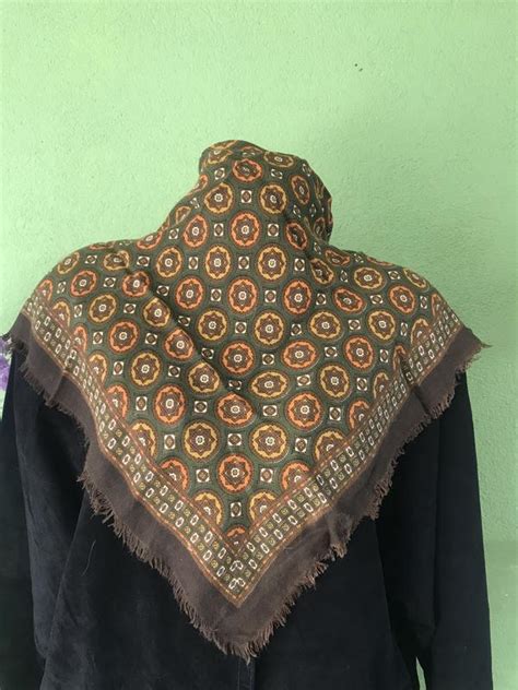 Хустка вінтаж — ціна 225 грн у каталозі Шарфи Купити аксесуари за доступною ціною на Шафі