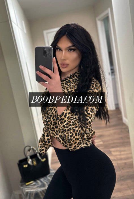 Роскошная малышка с ослепительной улыбкой и упругой попкой получаю максимальное удовольствие от