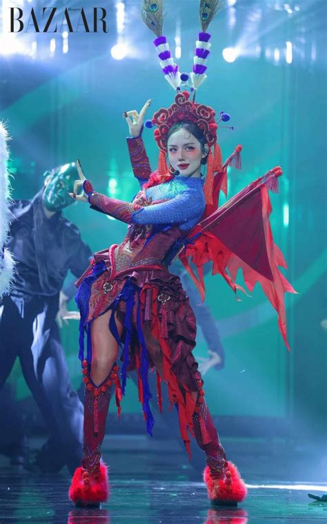 Th I Trang H T B I C A Ti T M C H Trong Em Xinh Say Hi Harper S Bazaar Vi T Nam